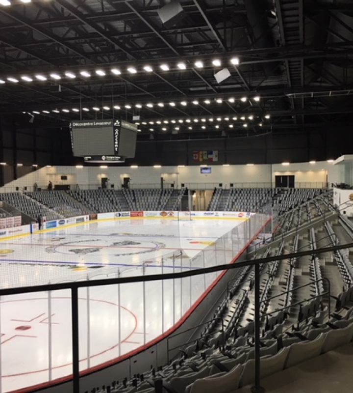 Multifunctional arenas, stadiums and amphitheatres